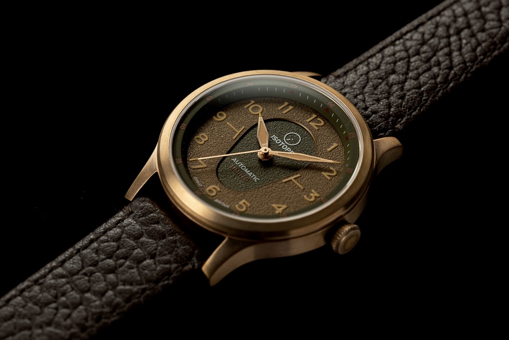 Isotope Watches pays homage to WWII pilots with "Old Radium" Tobacco ...